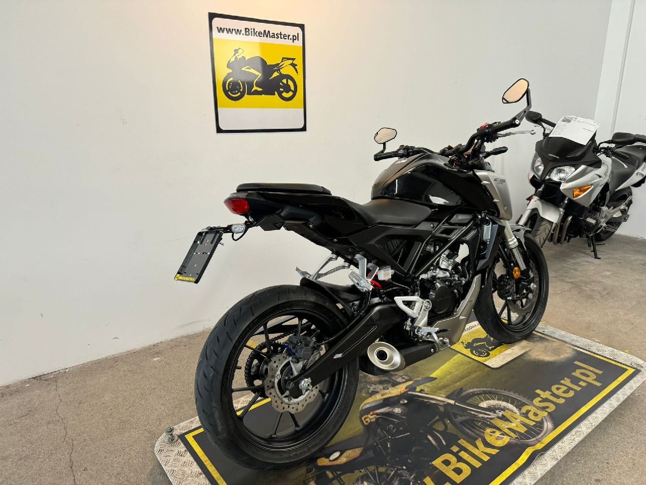 HONDA CB125R ABS !!! KAT.B !!! Z NIEMIEC !!! - cena: 17900 zł