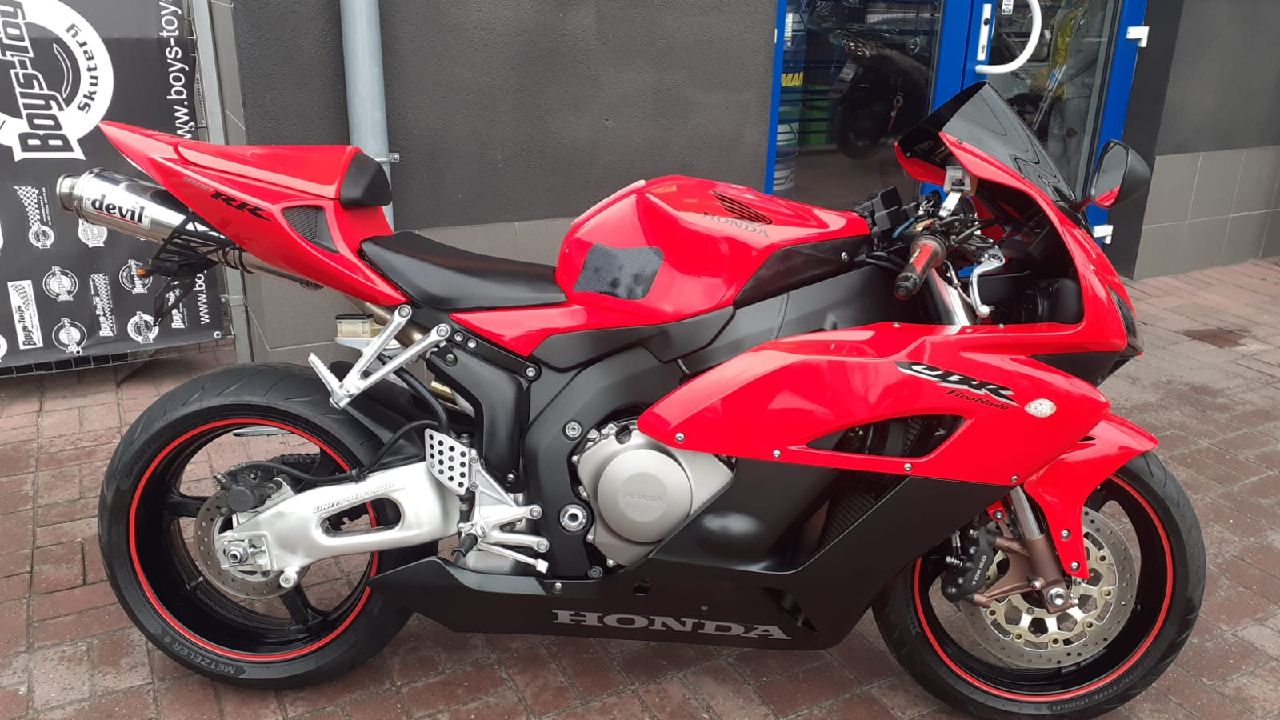 Honda CBR 1000RR SC57 - cena: 21900 zł