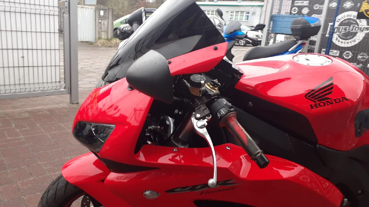 Honda CBR 1000RR SC57 - cena: 21900 zł