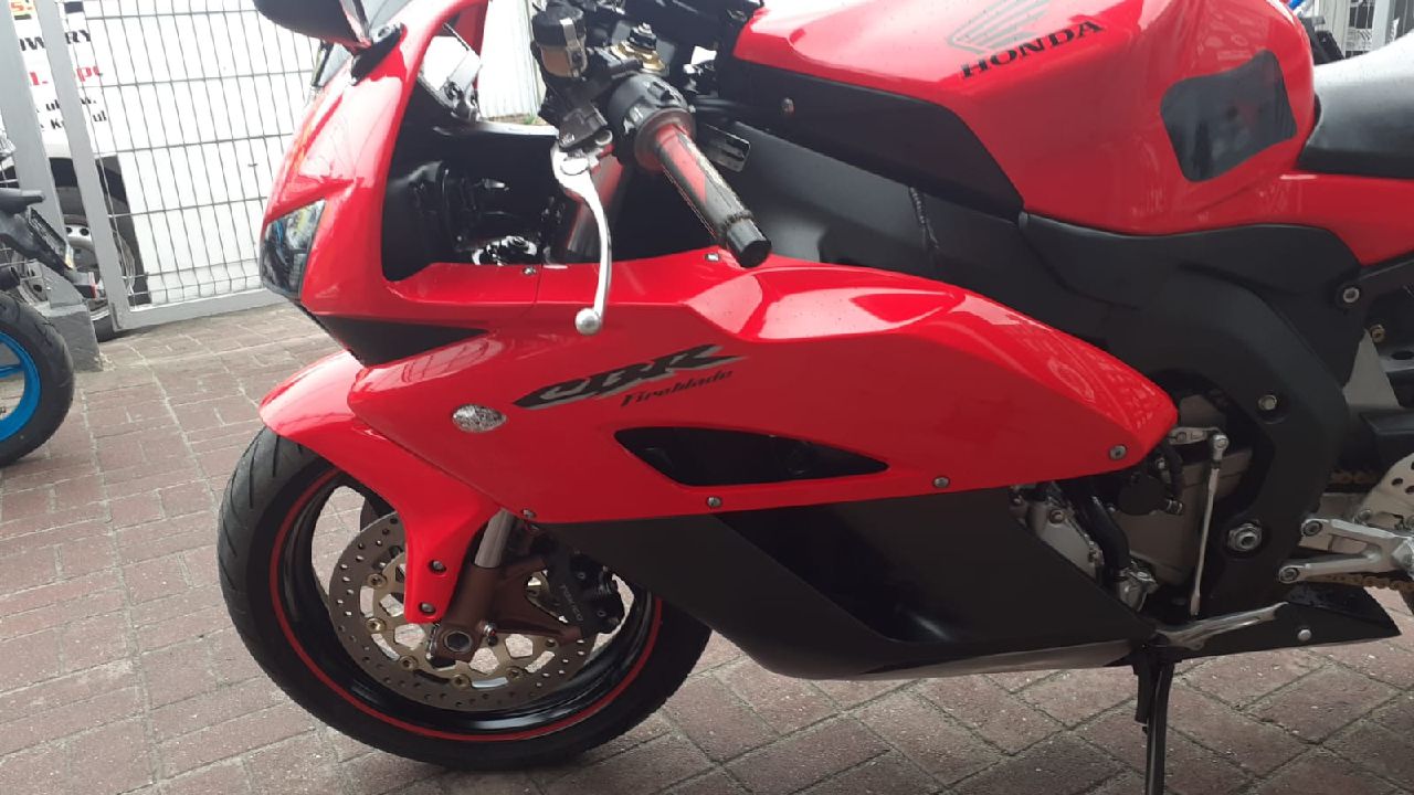 Honda CBR 1000RR SC57 - cena: 21900 zł