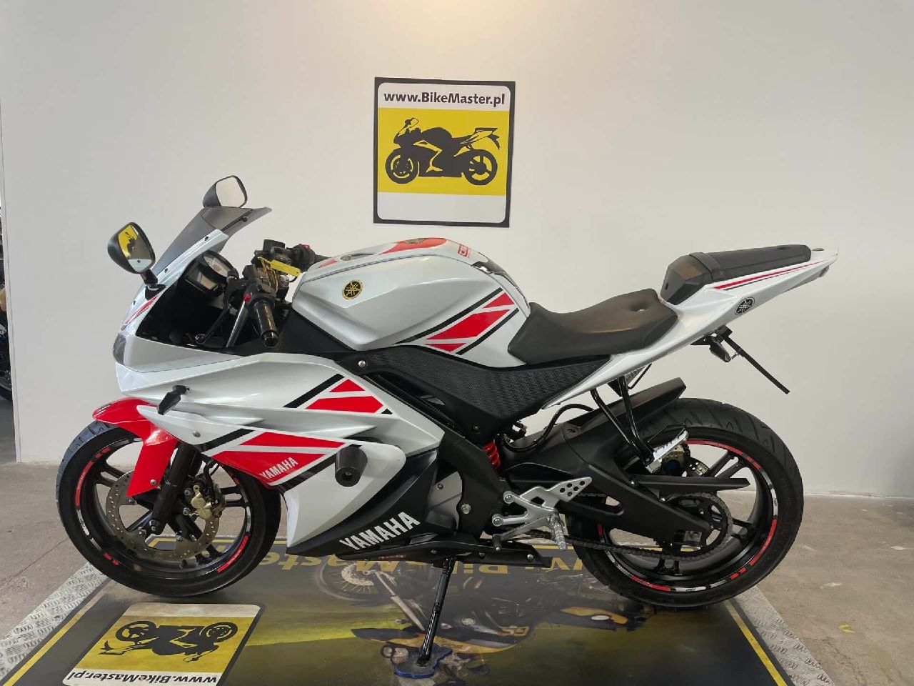 YAMAHA YZF-R125 KAT.B !!! Zarejestrowany w Polsce REZERWACJA - cena ...